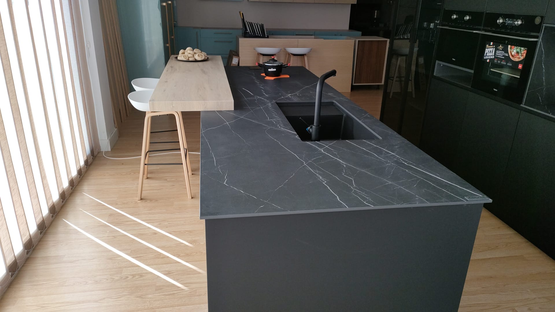 Ascale Marquina Black - Worktops, Flooring, Tiles & Walls